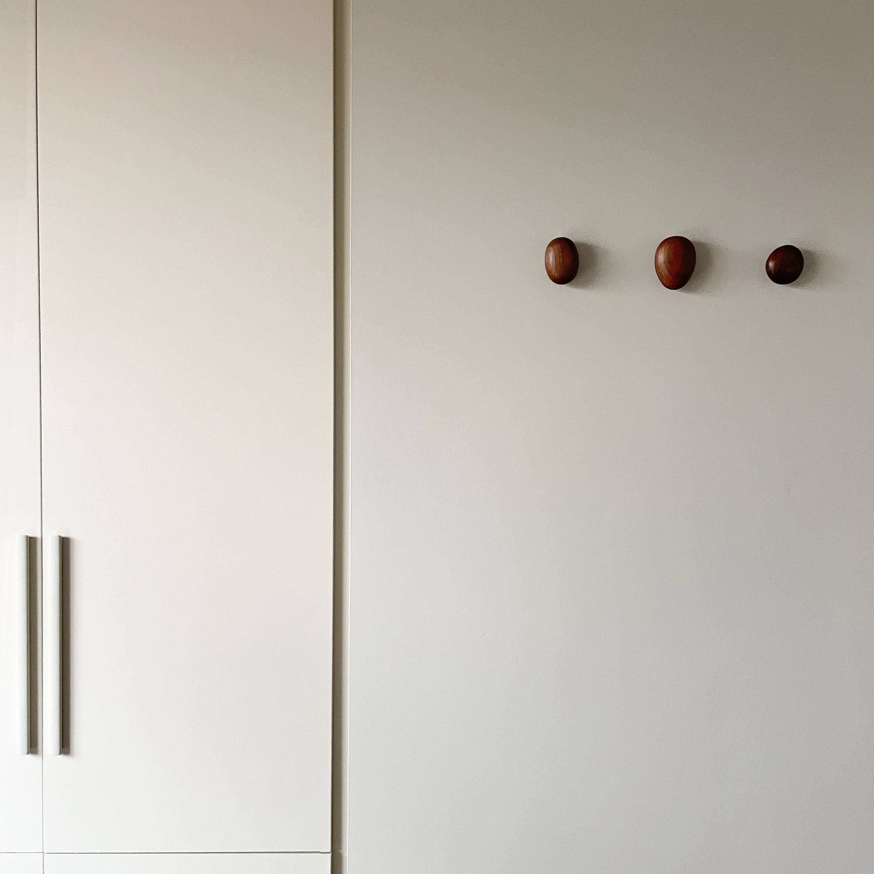 Flint Hook: Contemporary Wall Hook – Linear Standard