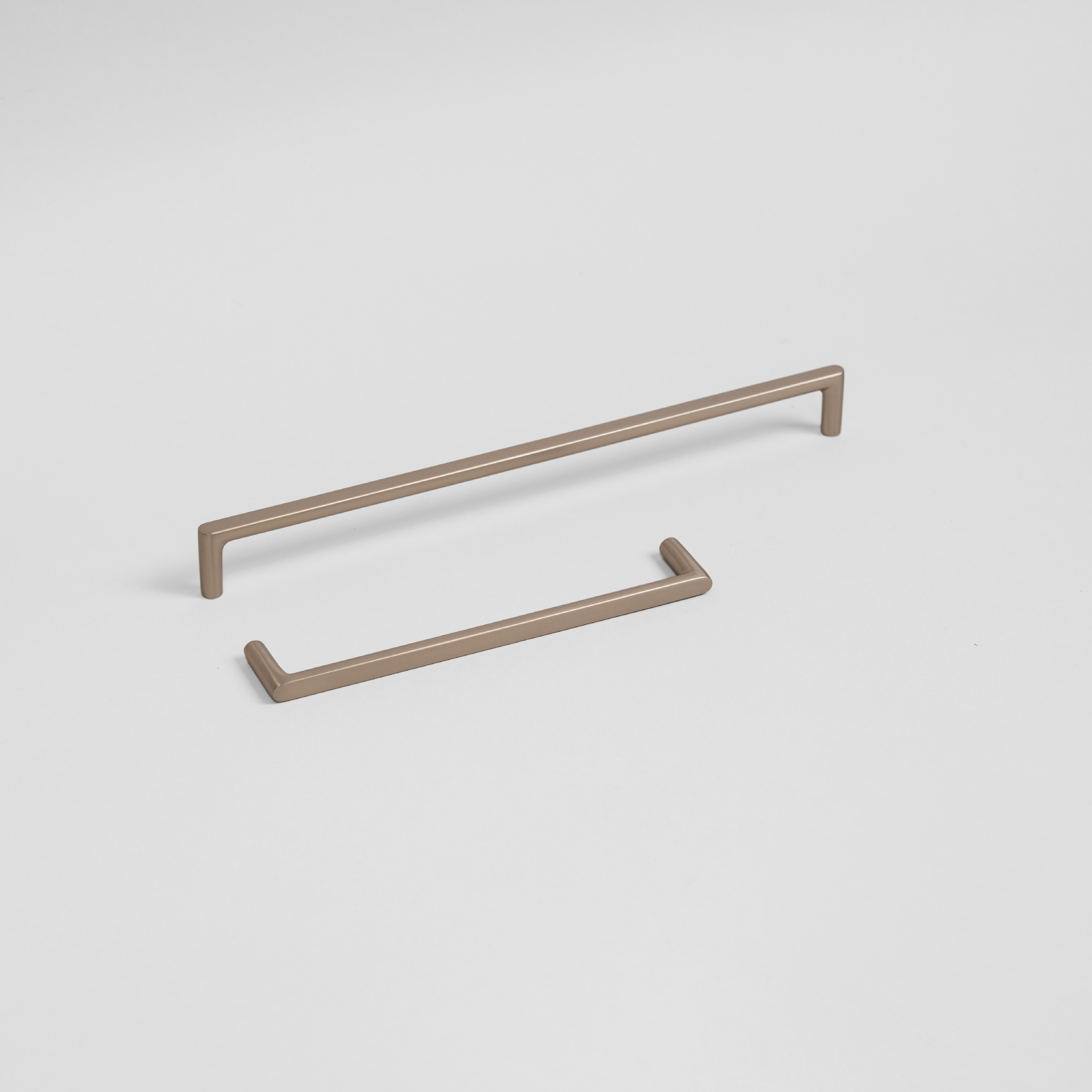 Pura Handle: Slim Polished Brass Cabinet Handles – Linear Standard
