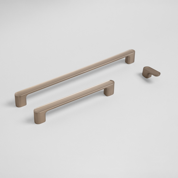 Bobby Handle: Elegant & Playful Cabinet Handles – Linear Standard