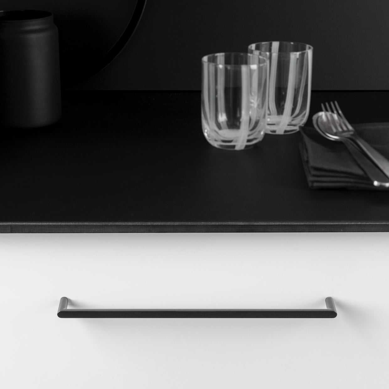 Pura Handle: Slim Polished Brass Cabinet Handles – Linear Standard