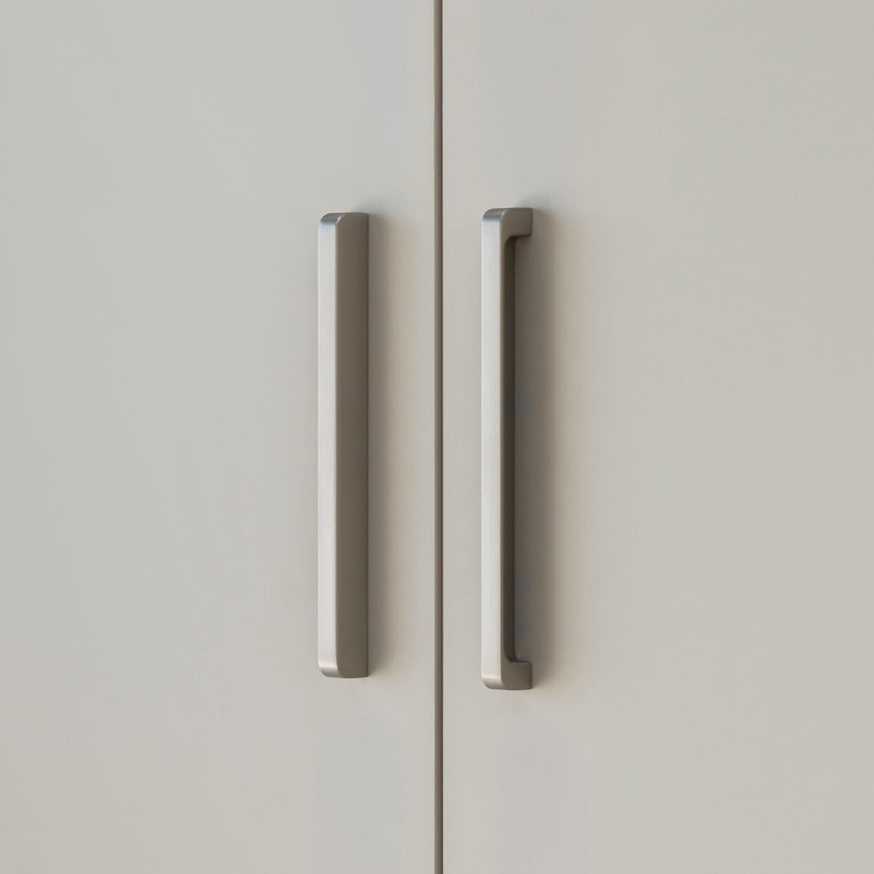 Slimline Handle: Sleek & Affordable Finger Pull – Linear Standard