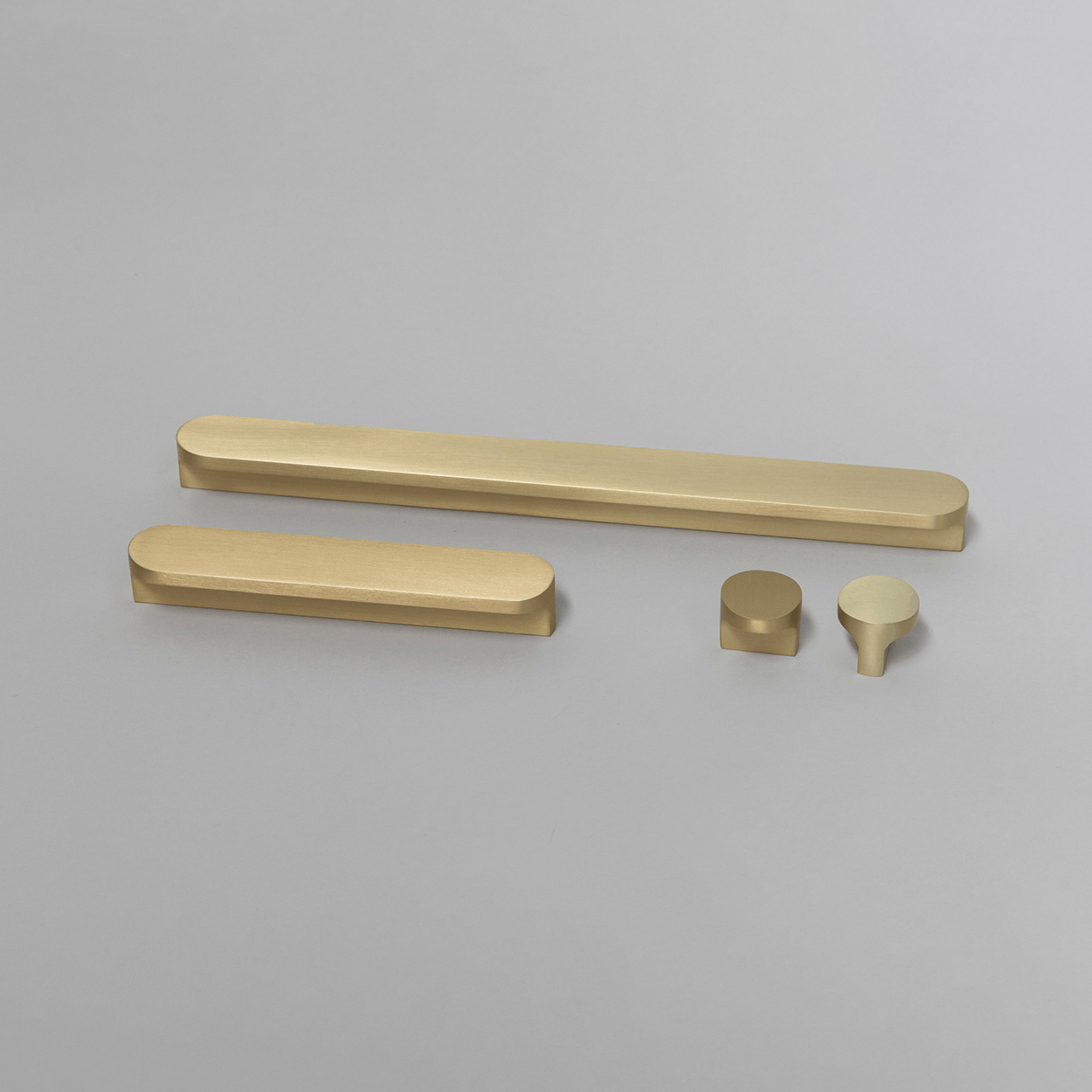 Band Handle: Pill-Shaped Cabinet Pull & Knob – Linear Standard