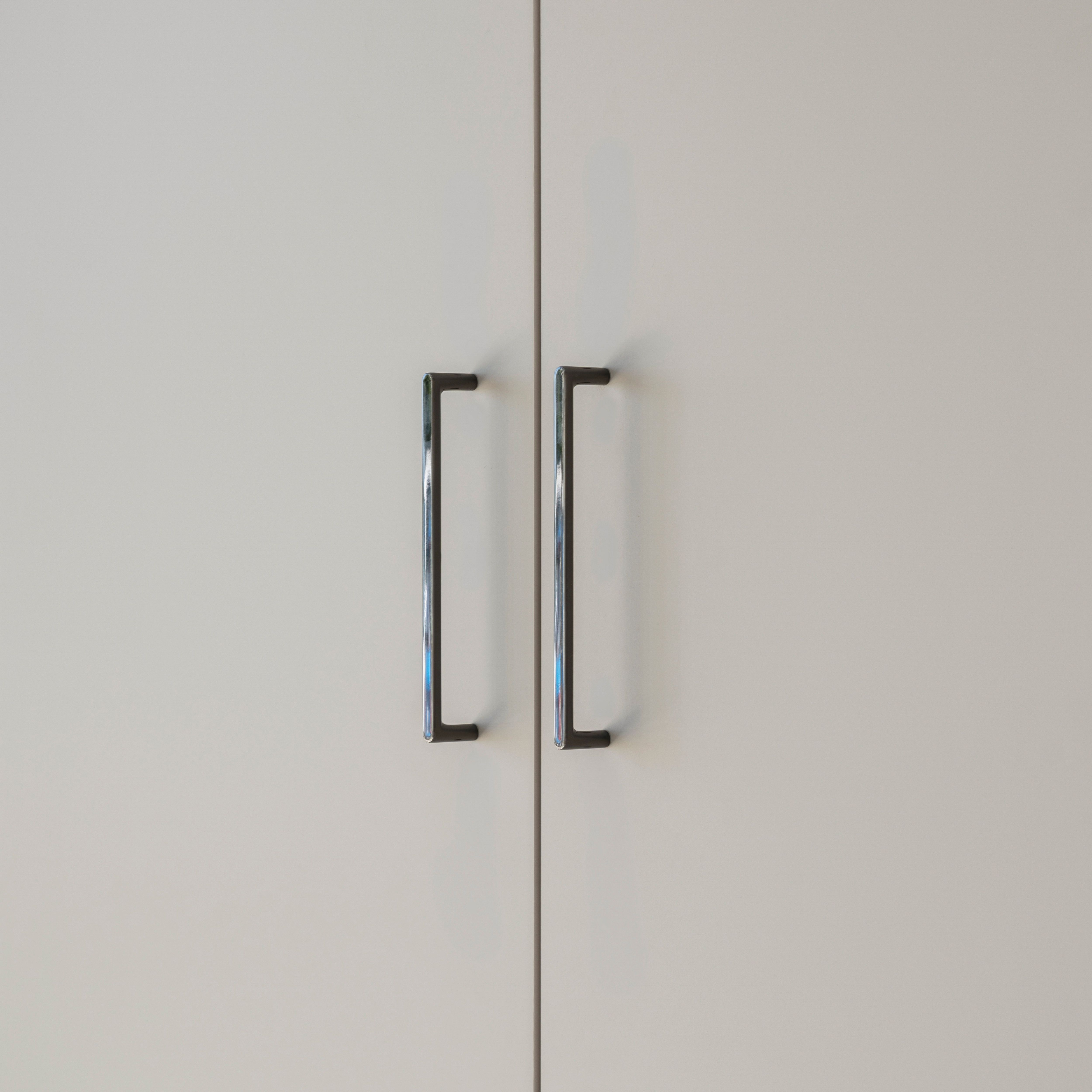 Pura Handle: Slim Polished Brass Cabinet Handles – Linear Standard