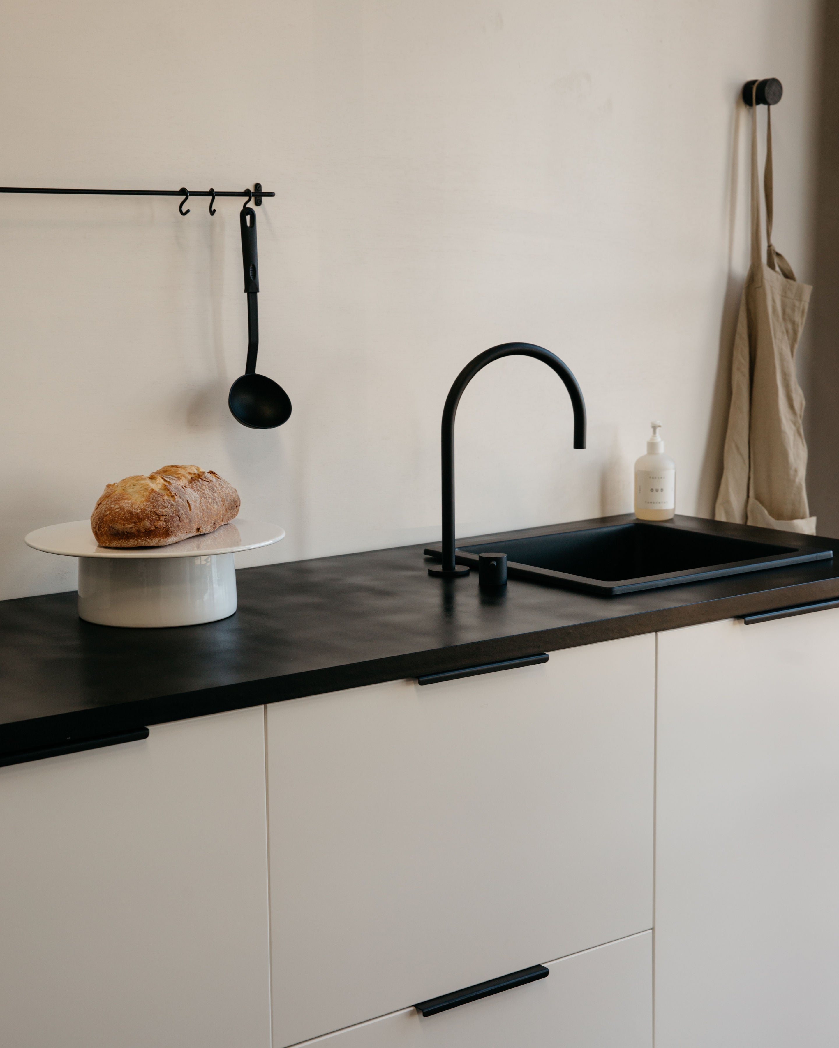 Ledge Handle | Cabinetry Hardware | Core Collection – Linear Standard